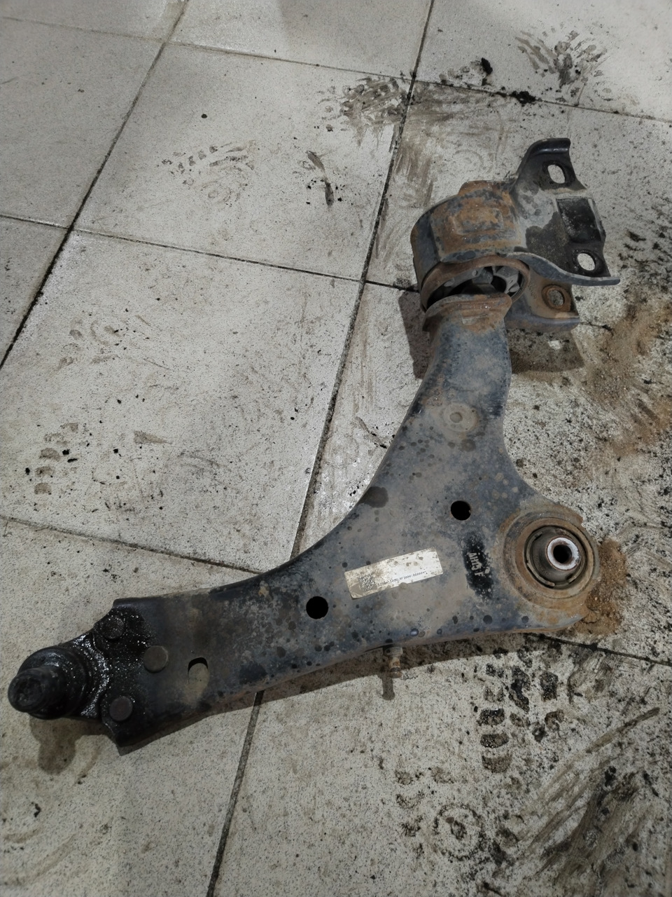 Замена передних рычагов и плавающих сайлентблоков задних рычагов ...