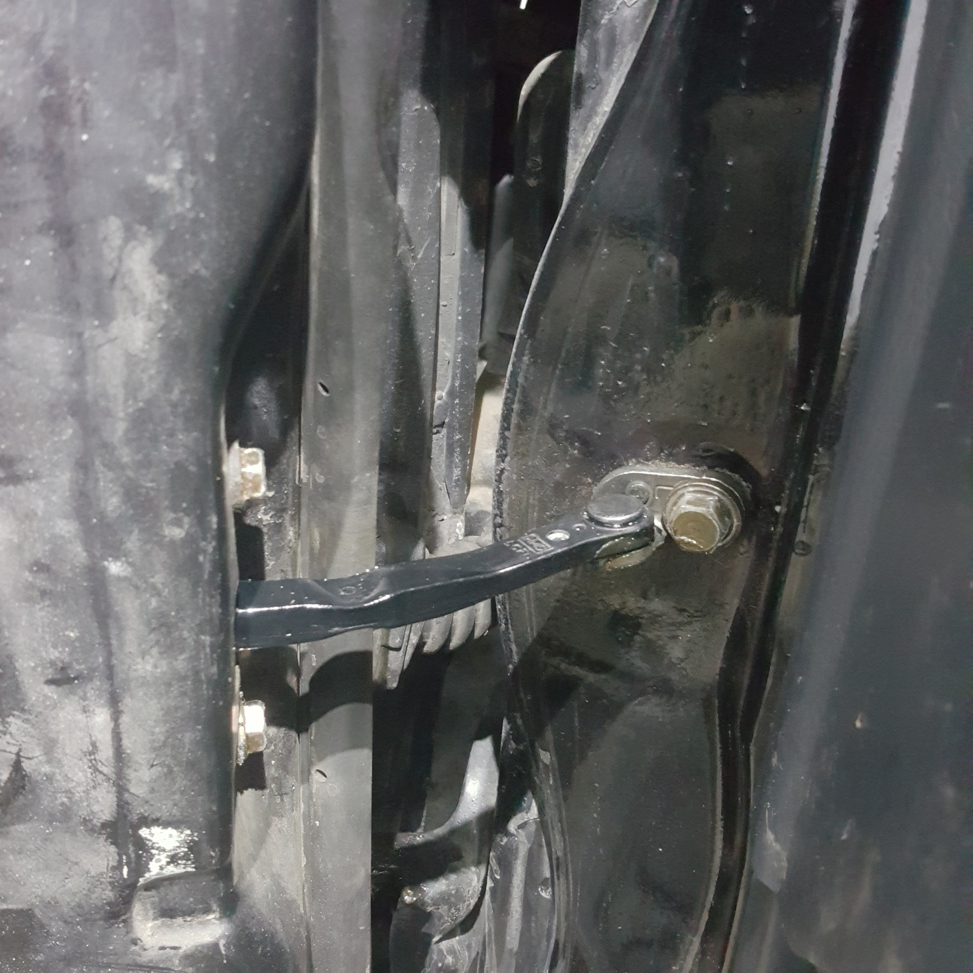 Ограничитель двери от хендай и советская парта. — Honda Civic (6G), 1,4 ...