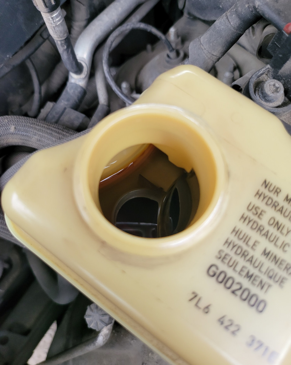 Гур и бачок — Volkswagen Touareg (2G), 3 л, 2011 года | визит на сервис ...