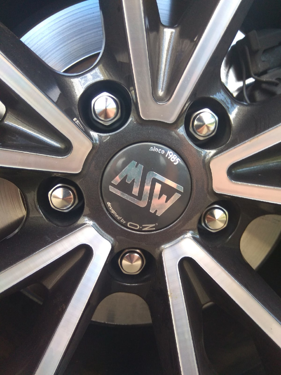 Замена всех гаек колес — Ford Mondeo V, 1,5 л, 2016 года | аксессуары ...
