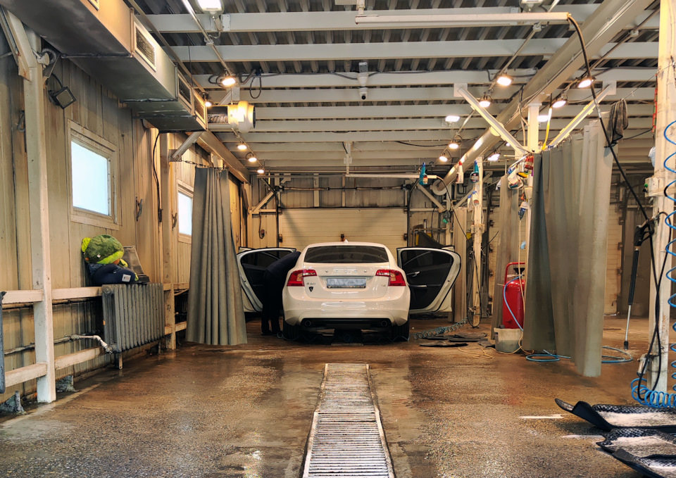 Замена передних стоек и опорных подшипников — Volvo S60 (2G), 2 л, 2015 ...