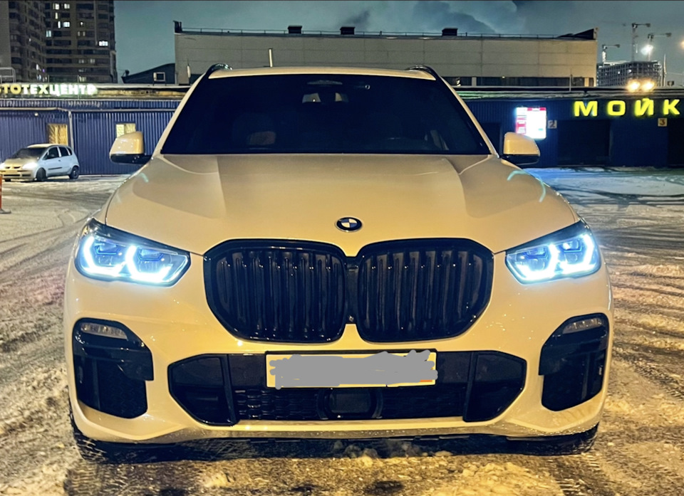 15. Travel & comfort — крепеж для планшета в штатное место BMW X5 G05 ...