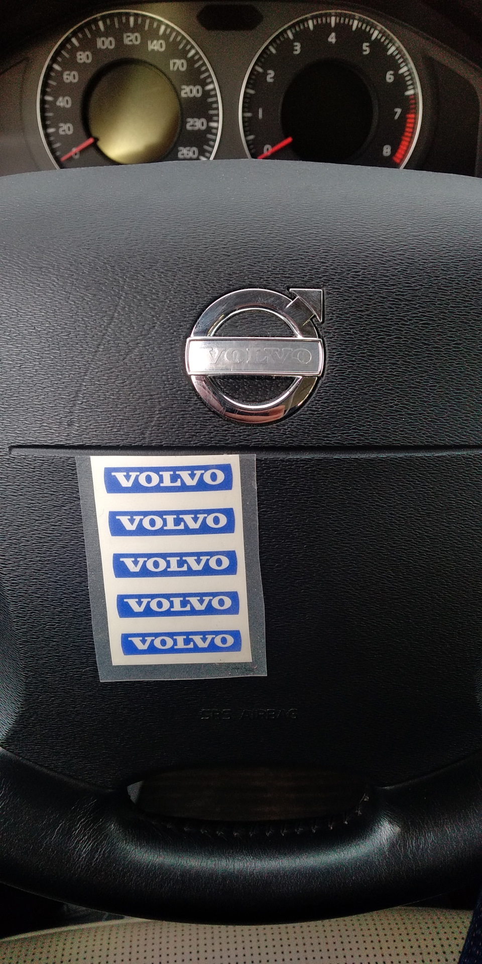 Наклейка на дорестовый руль. — Volvo S80 (2G), 2,5 л, 2006 года ...
