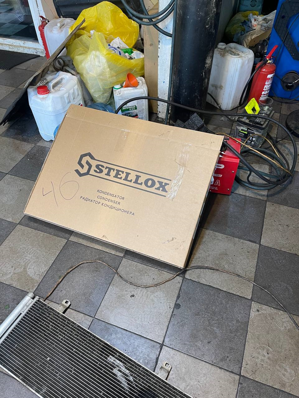 Замена радиатора кондиционера (конденсера) — Lexus ES 300h, 2,5 л, 2013 года | запчасти | DRIVE2