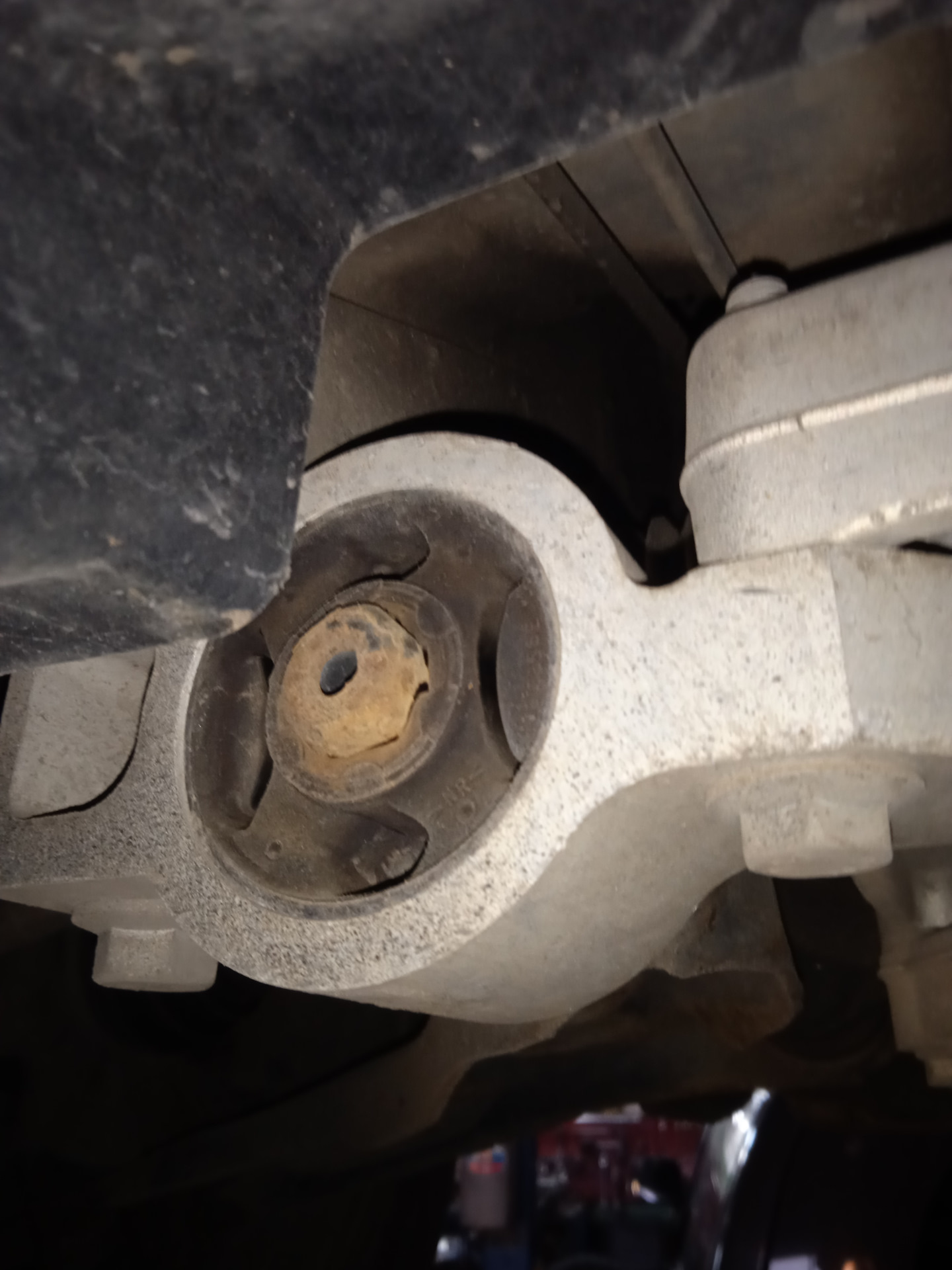 Вибрация по кузову. — Skoda Octavia A5 Mk2, 1,6 л, 2010 года | визит на ...