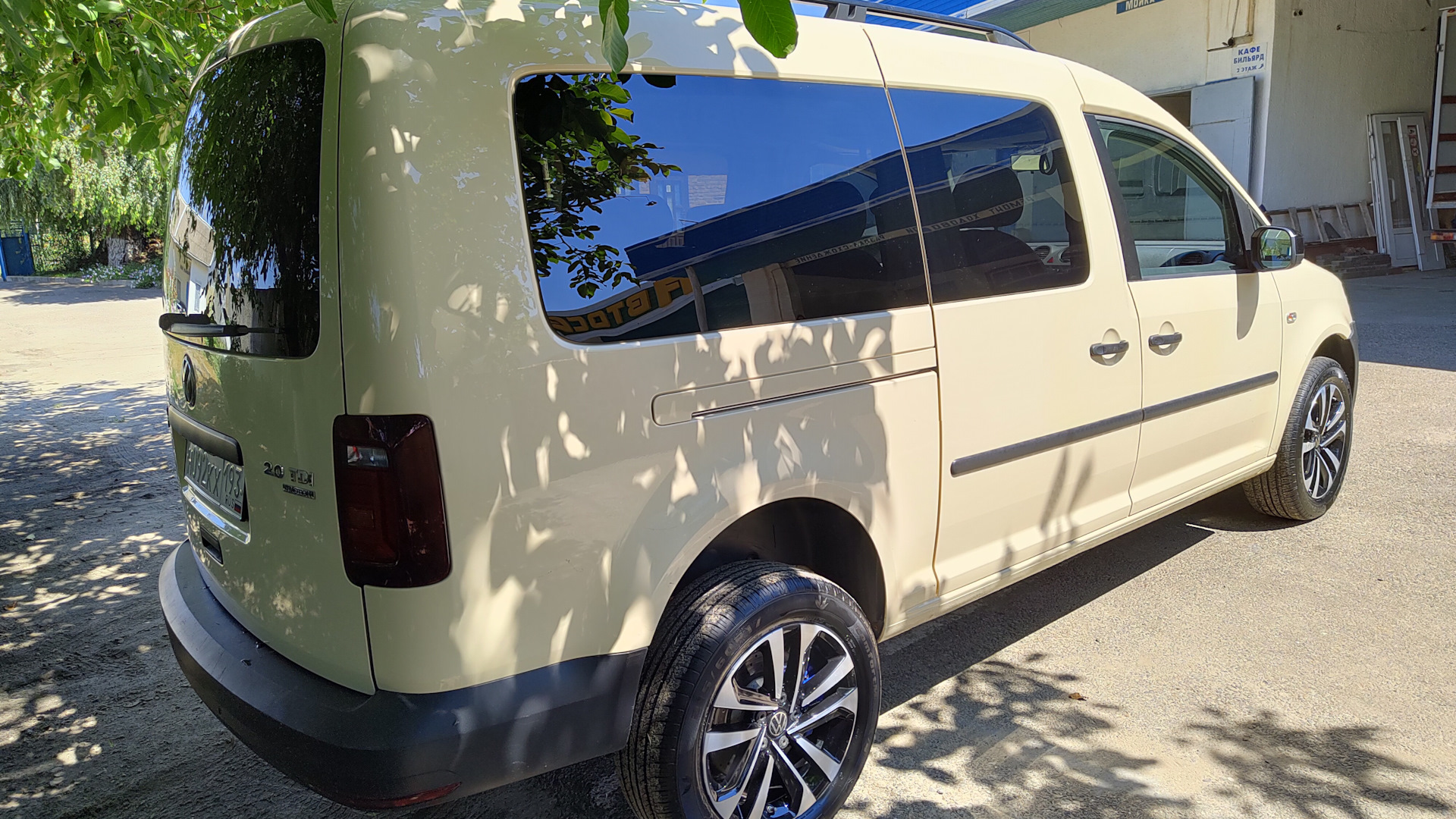 Volkswagen Caddy (3G) 2.0 дизельный 2010 | 2.0 TDI 4 Motion Swamper на ...