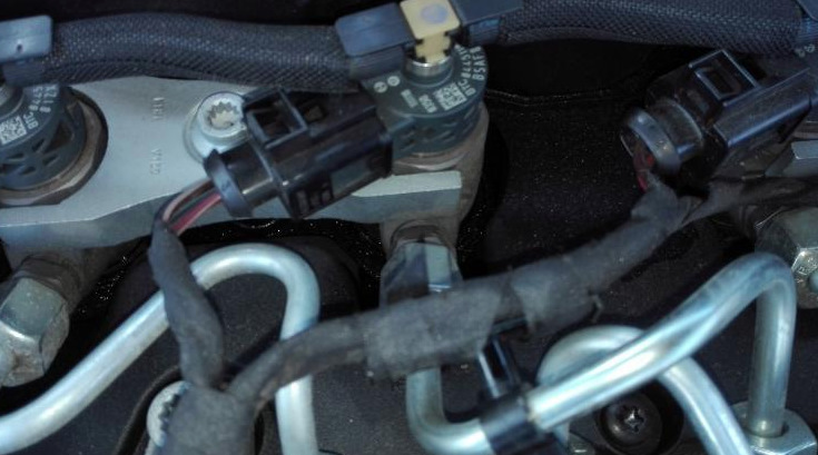 Заміна прокладок та болта під 1-2 форсунками — Volkswagen Passat B7, 2 ...