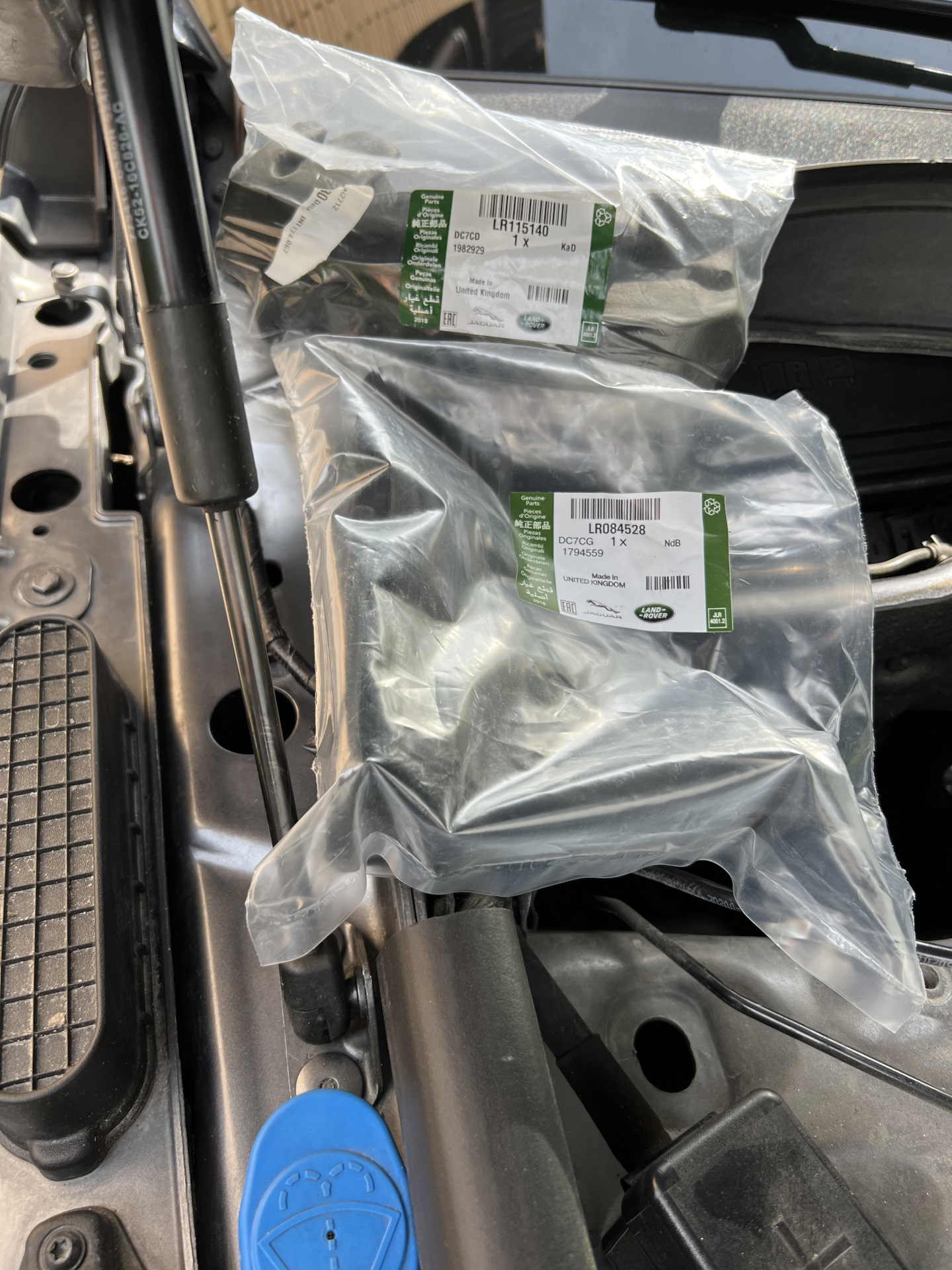 Резиновые изделия под капотом — Land Rover Range Rover Sport (2G), 3 л ...