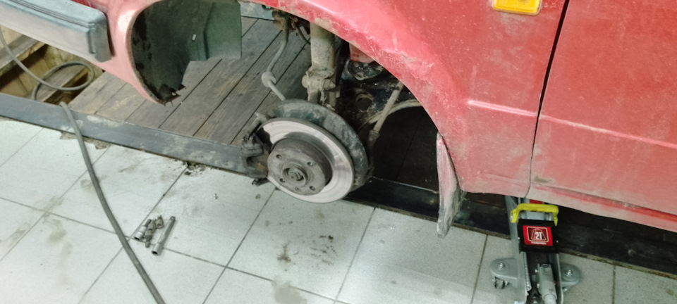 Гул(3) Замена ступичного, шаровой и сайлентов — Volkswagen Golf Mk2, 1 ...