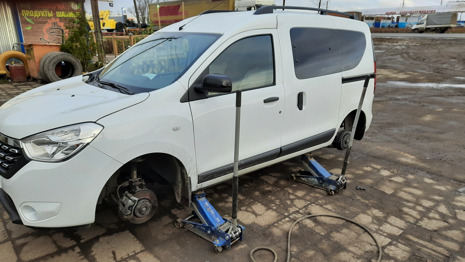 Оригинальные диски EMPREINTE 403006822R и зимняя резина nokian nordman ...