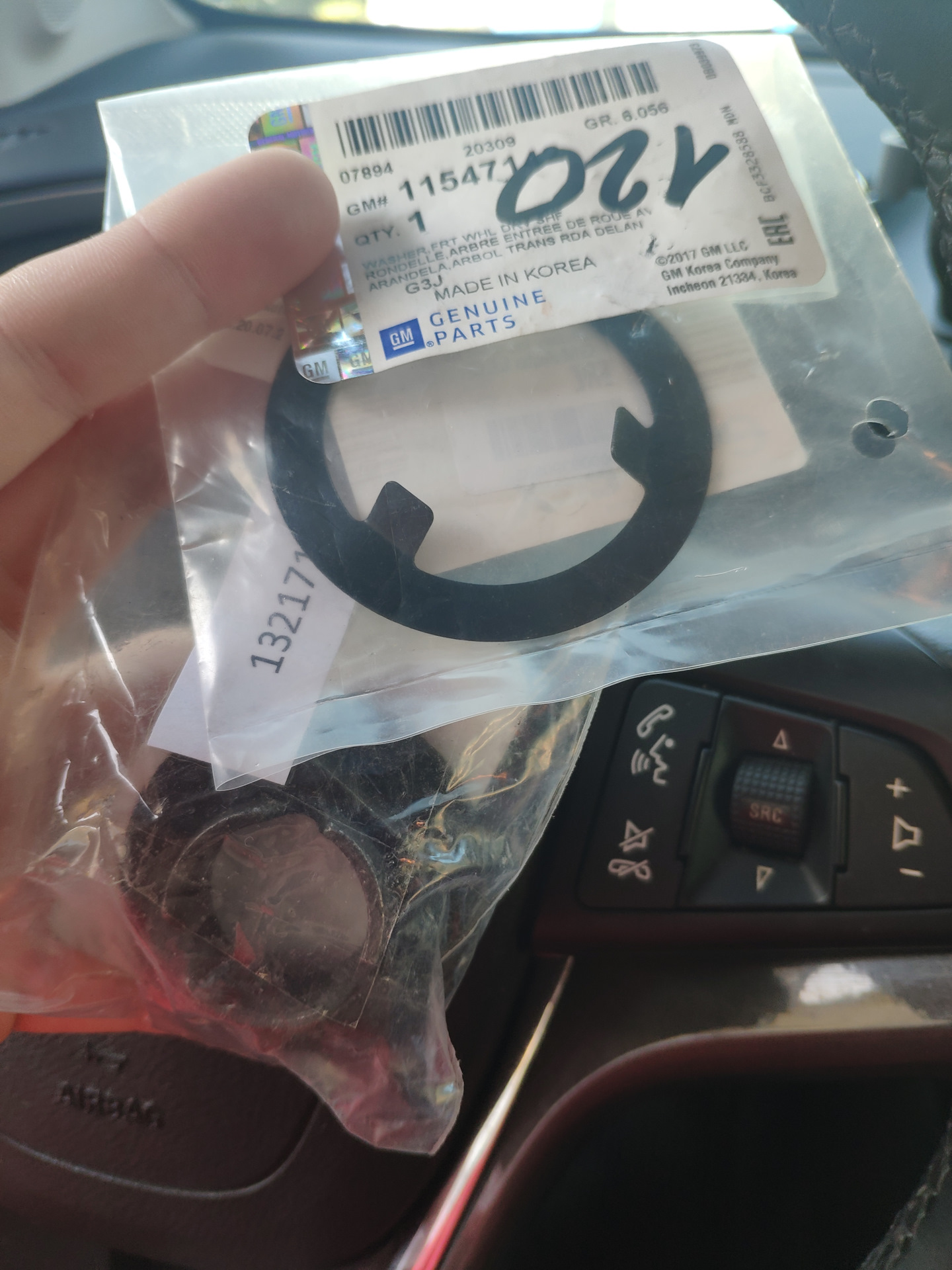 Замена стопорной шайбы ступицы — Chevrolet Volt (1G), 1,4 л, 2013 года ...