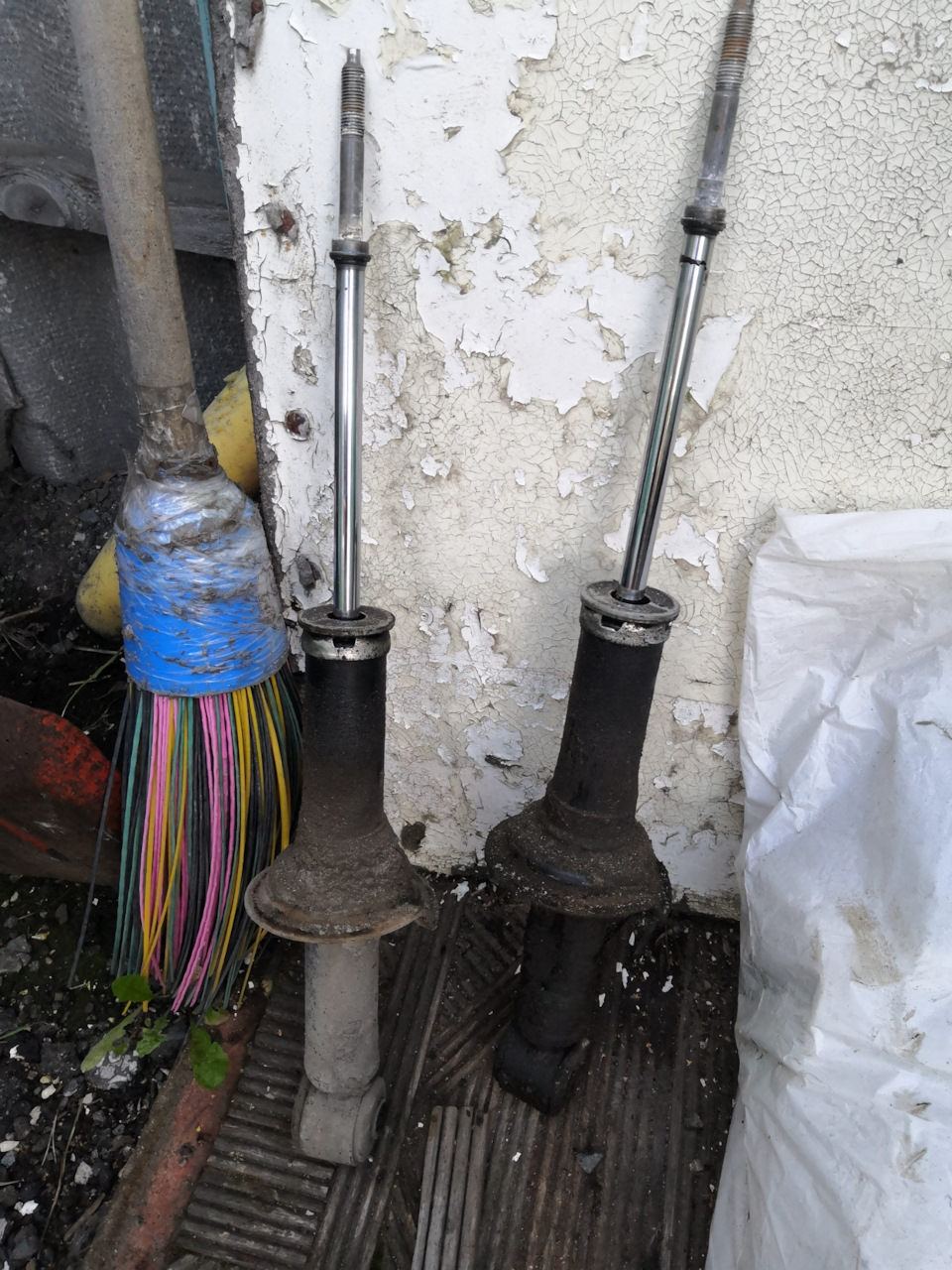 Зад ⚙️ Замена задних амортизаторов — Mitsubishi Lancer X, 1,6 л., 2012 ...