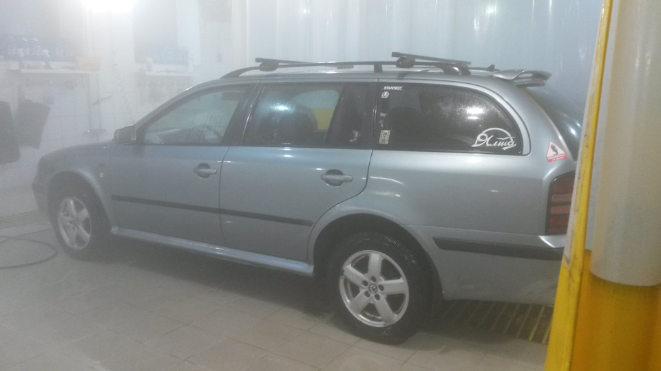 Тельфер в гараж, мойка, антураж — Skoda Octavia Combi A4 Mk1, 1,8 л ...