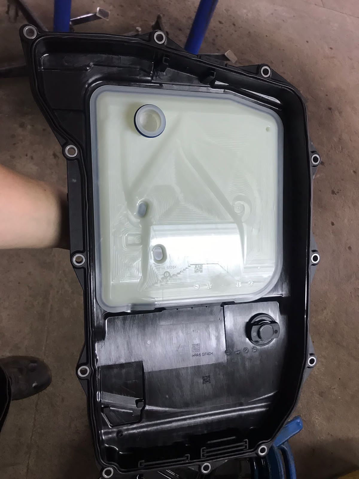 Плановая замена масла в акпп — Audi Q7 (2G), 3 л, 2016 года | плановое ...