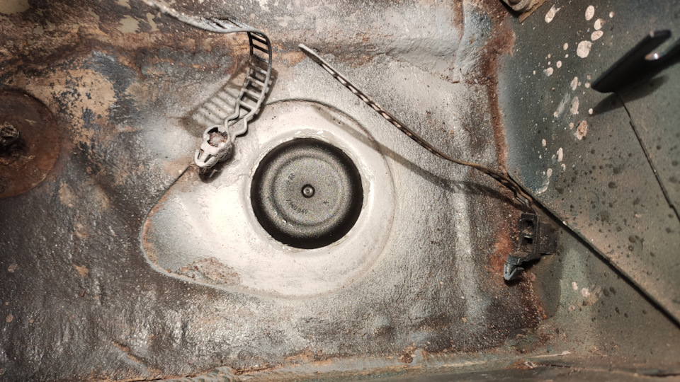 Разбор салона ч.3. Замена щеток мотора отопителя. — BMW 7 series (E38 ...