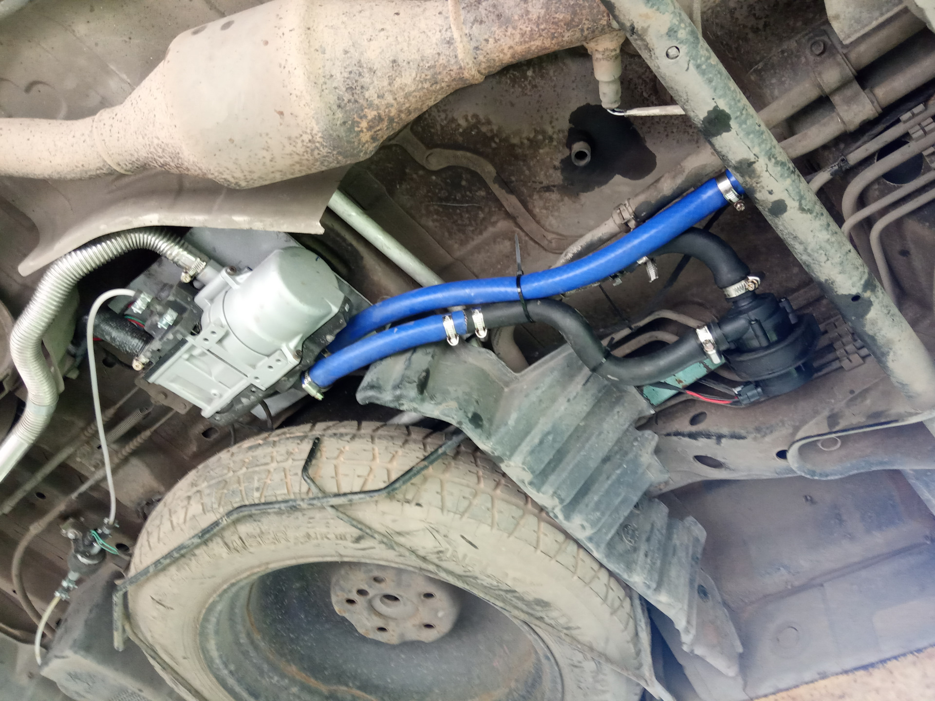 Установка автономного подогревателя двигателя YJH-Q6 — Nissan Serena Mk IV (C26), 2 л, 2011 года ...