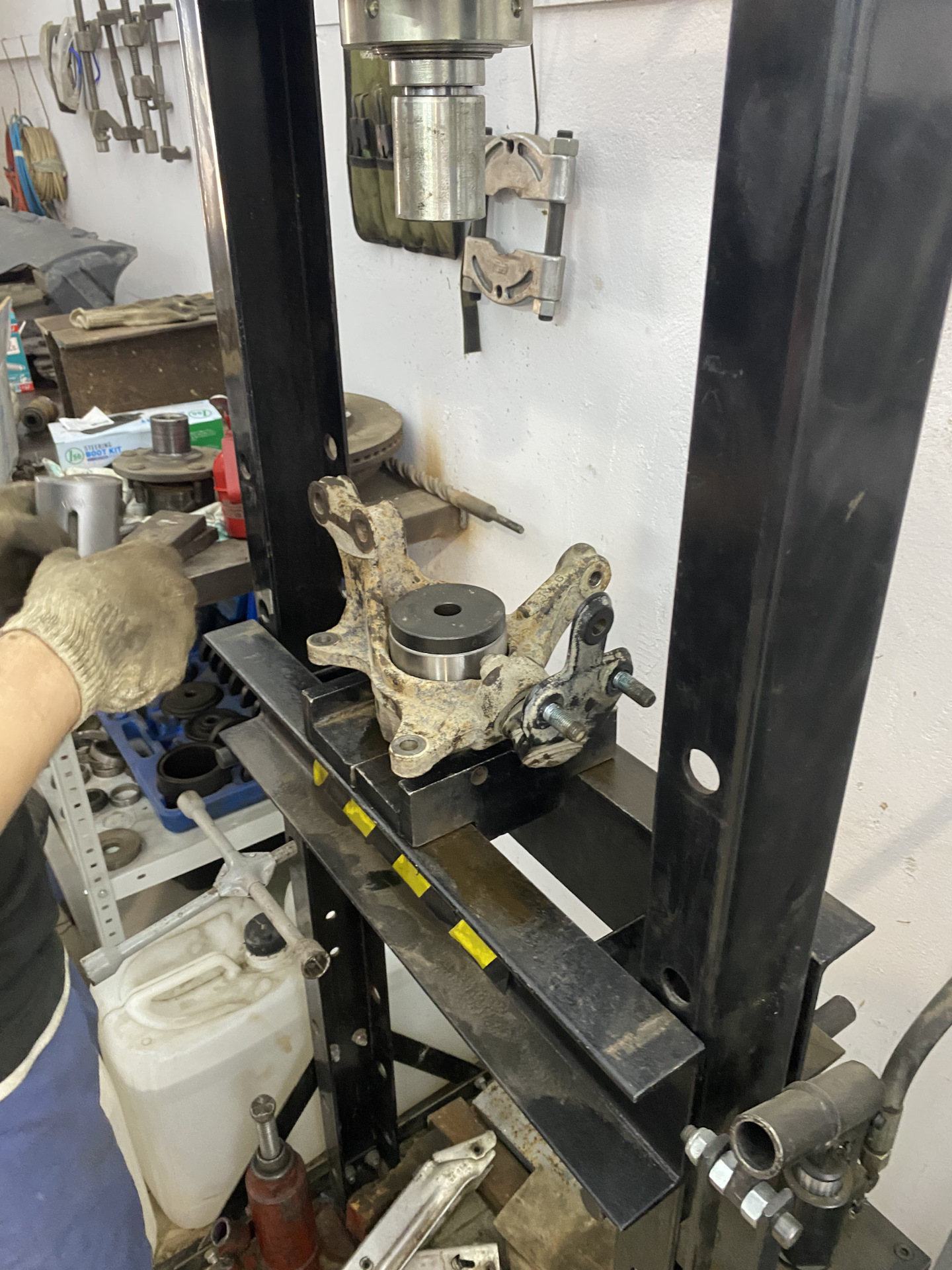 Замена передних подшипников — Toyota Highlander (XU50), 3,5 л., 2014 ...