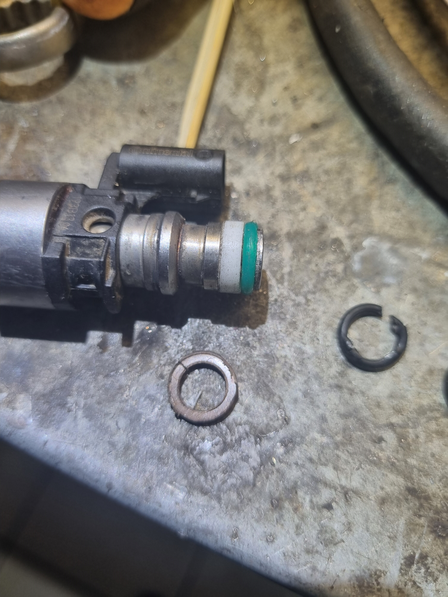 уплотнение форсунок 55570723 — Opel Insignia (1G), 1,6 л, 2013 года ...