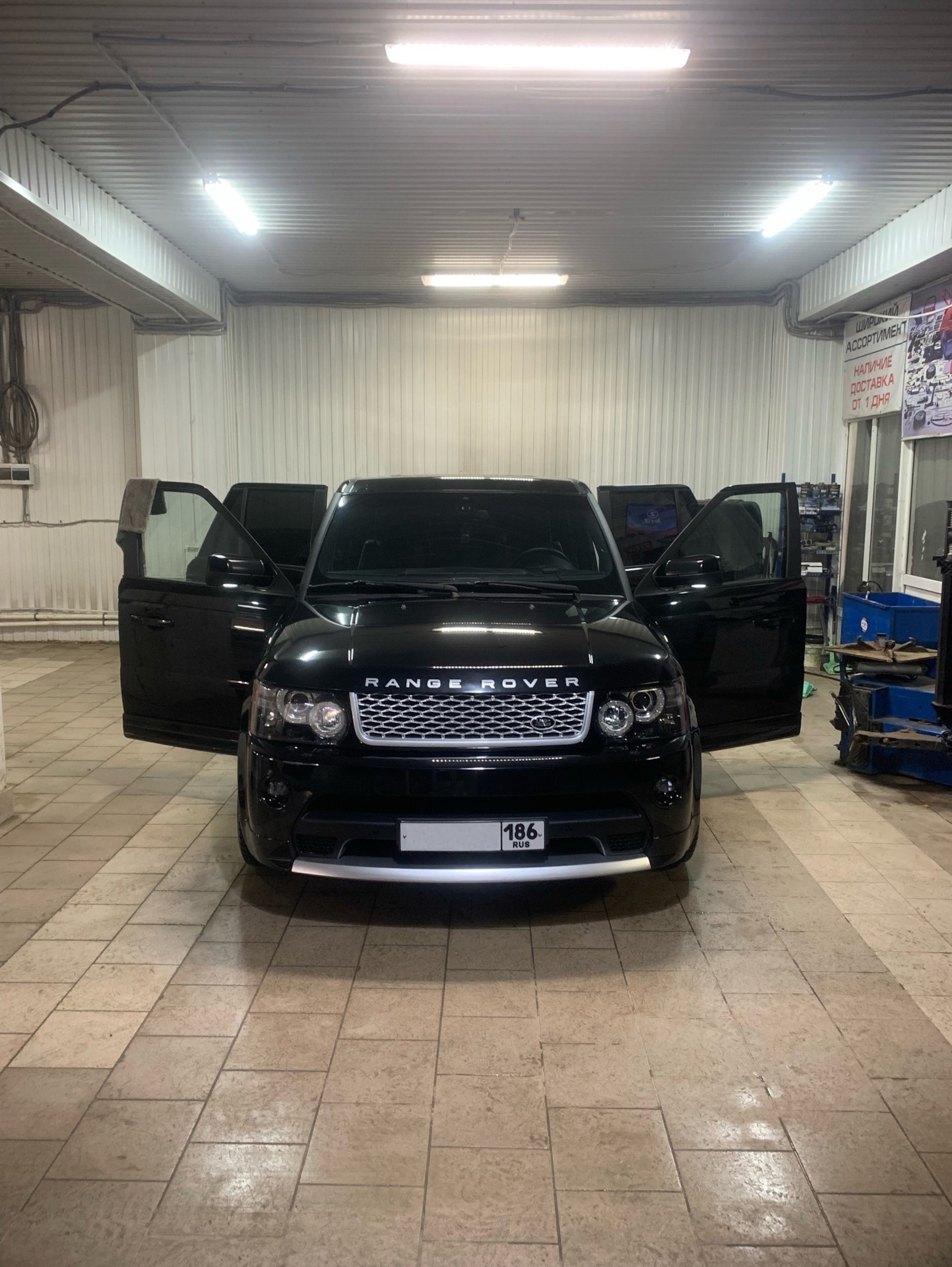 Venom™ "Установка колесных проставок 20мм" — Land Rover Range Rover ...