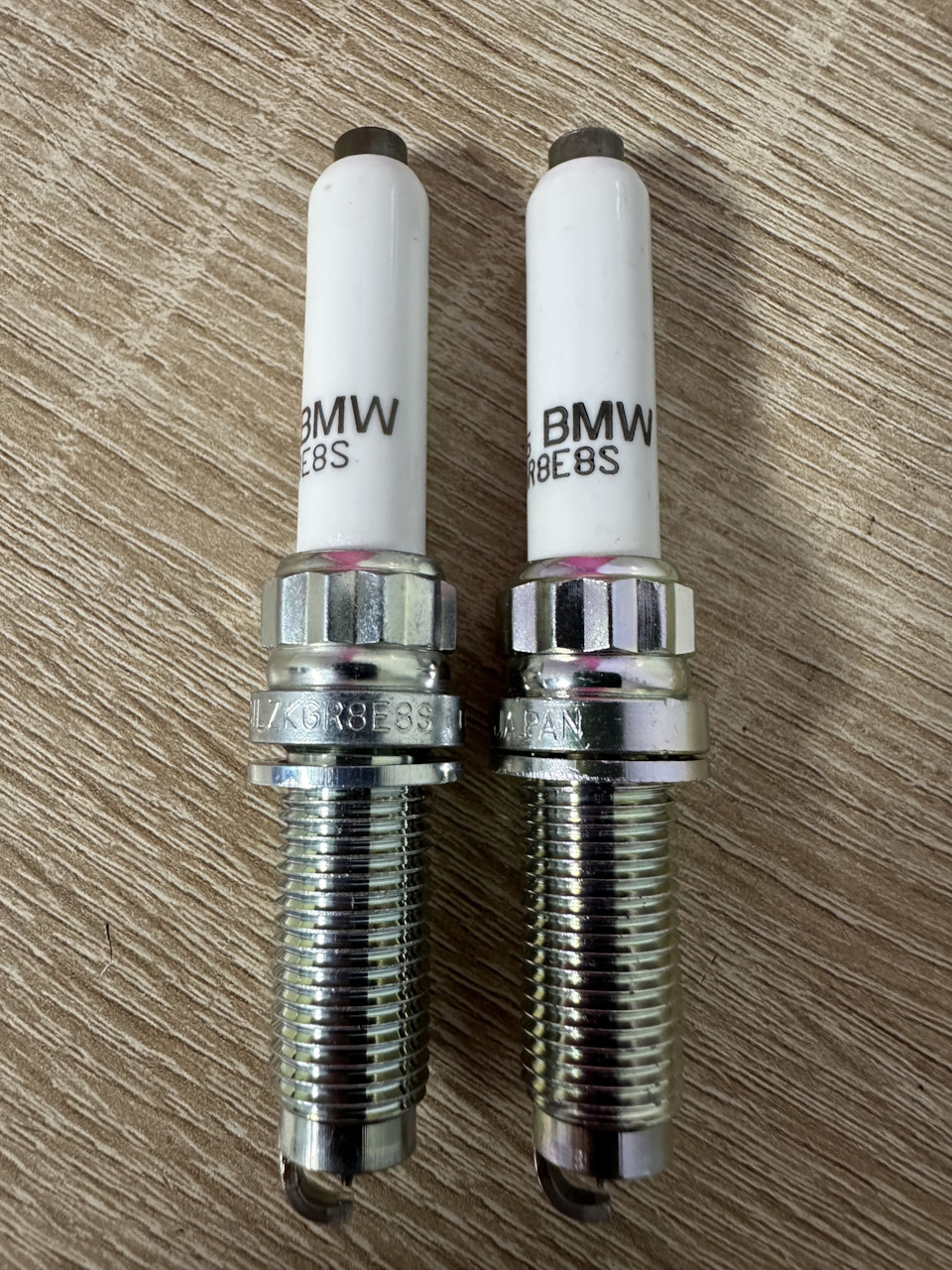 Свечи BMW (NGK) оригинал vs подделка — MINI John Cooper Works, 2 л ...