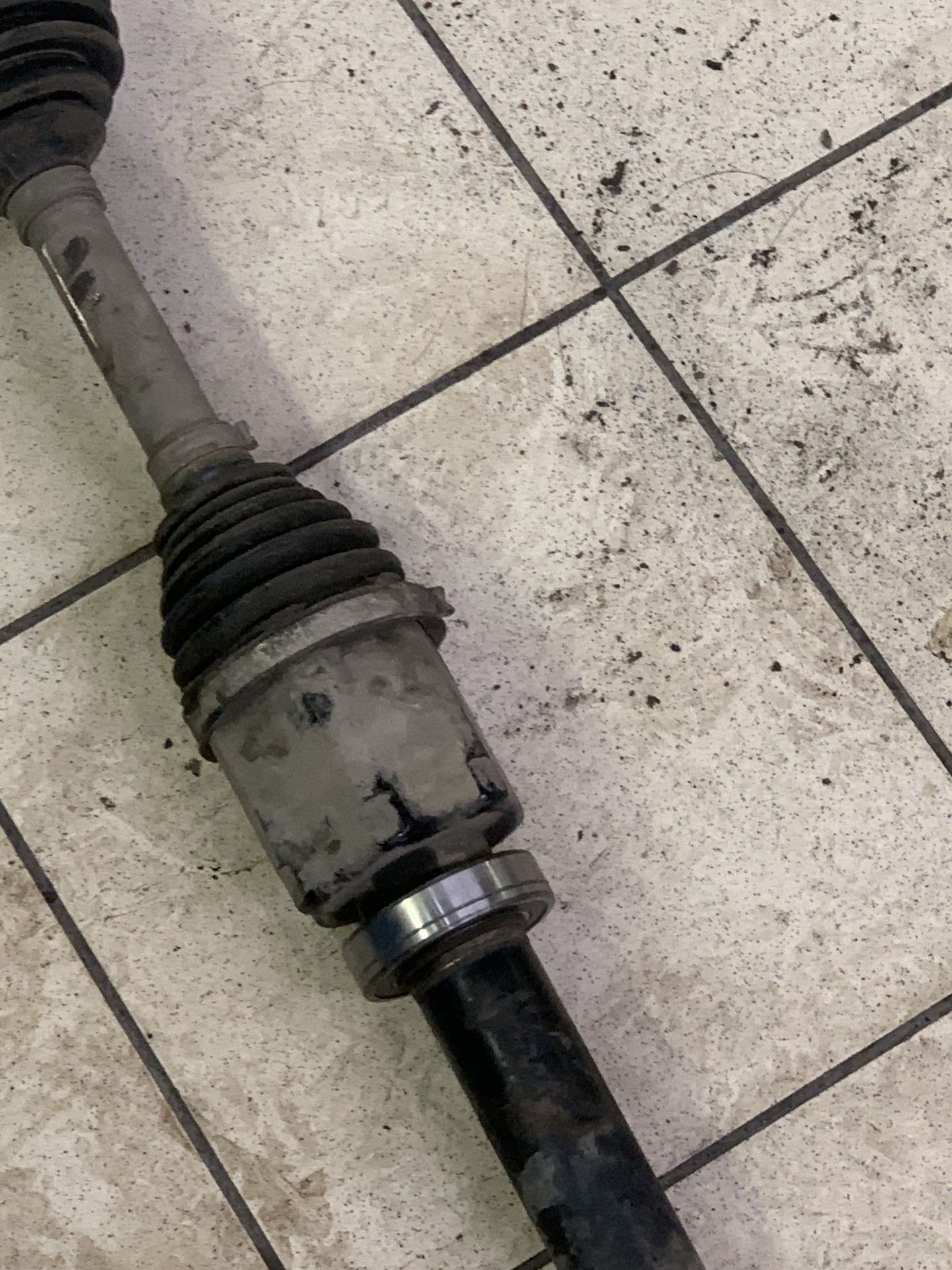 Замена прокладки выпуска и нежданчик с приводом — Volvo S80 (2G), 2,5 л ...