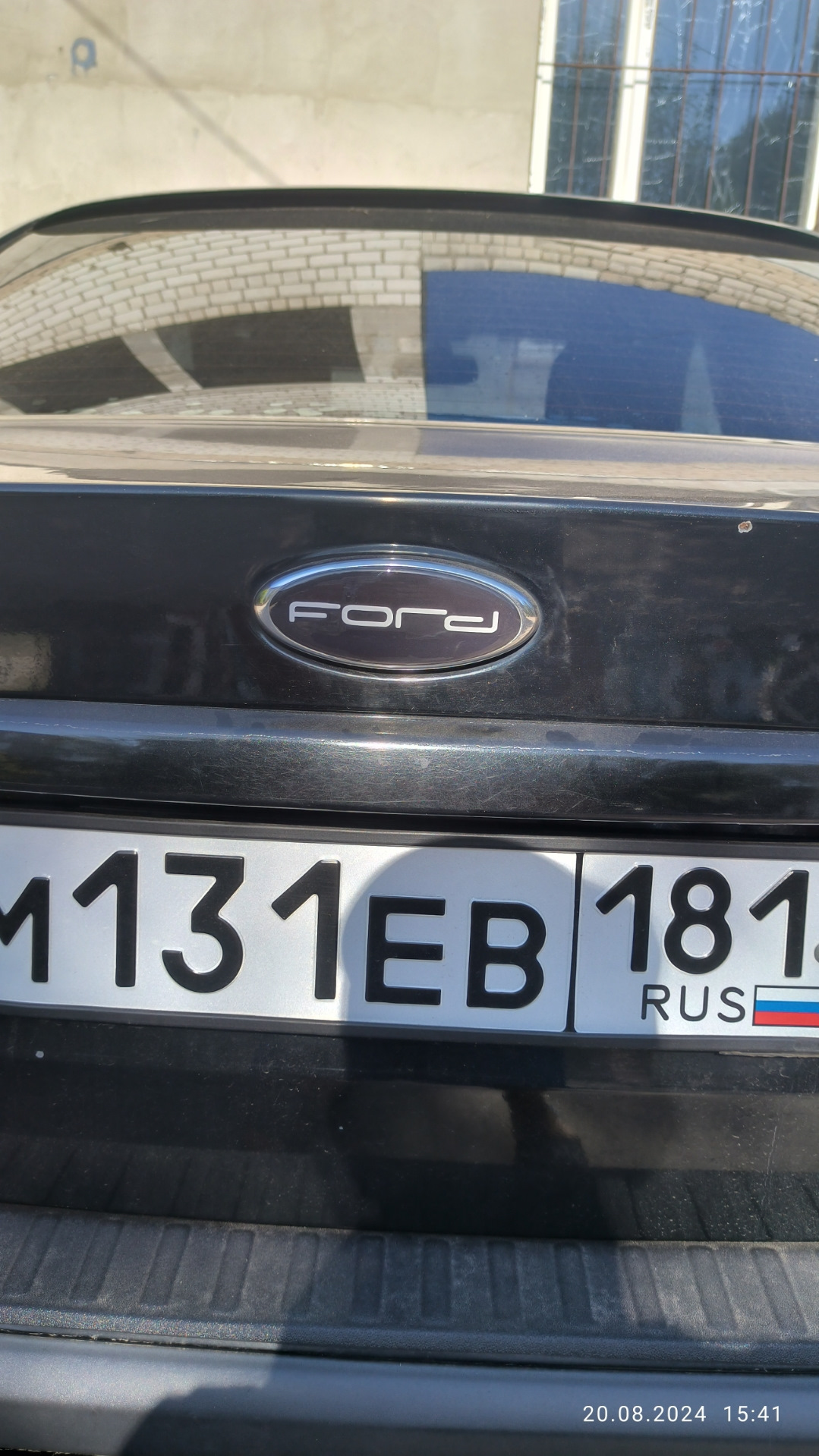 Попытка N2 шильдик какой лучше смотрится — Ford Focus Sedan II, 1,6 л ...