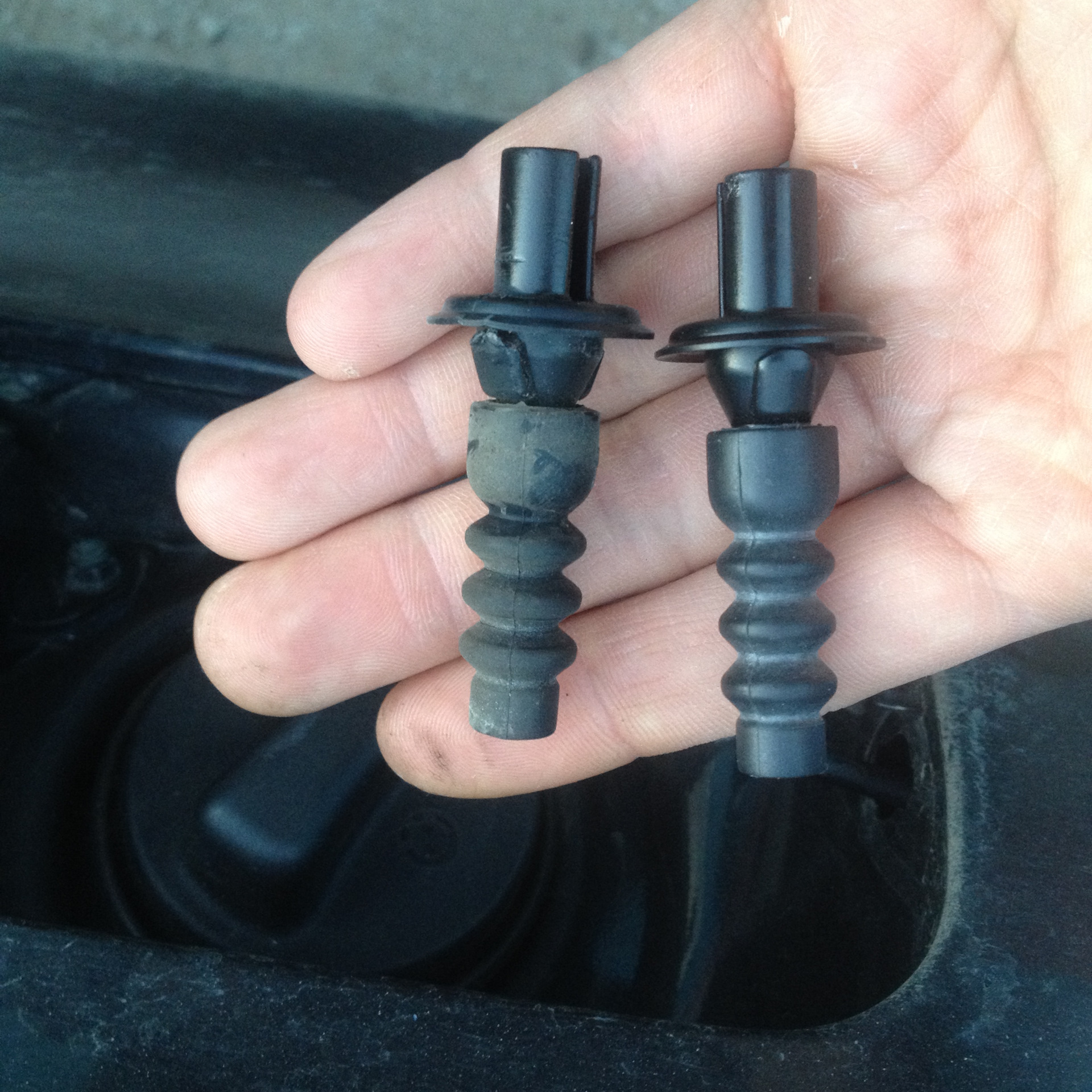 Втулка лючка бензобака BMW 51258128707 — BMW 5 series (E39), 2,5 л ...