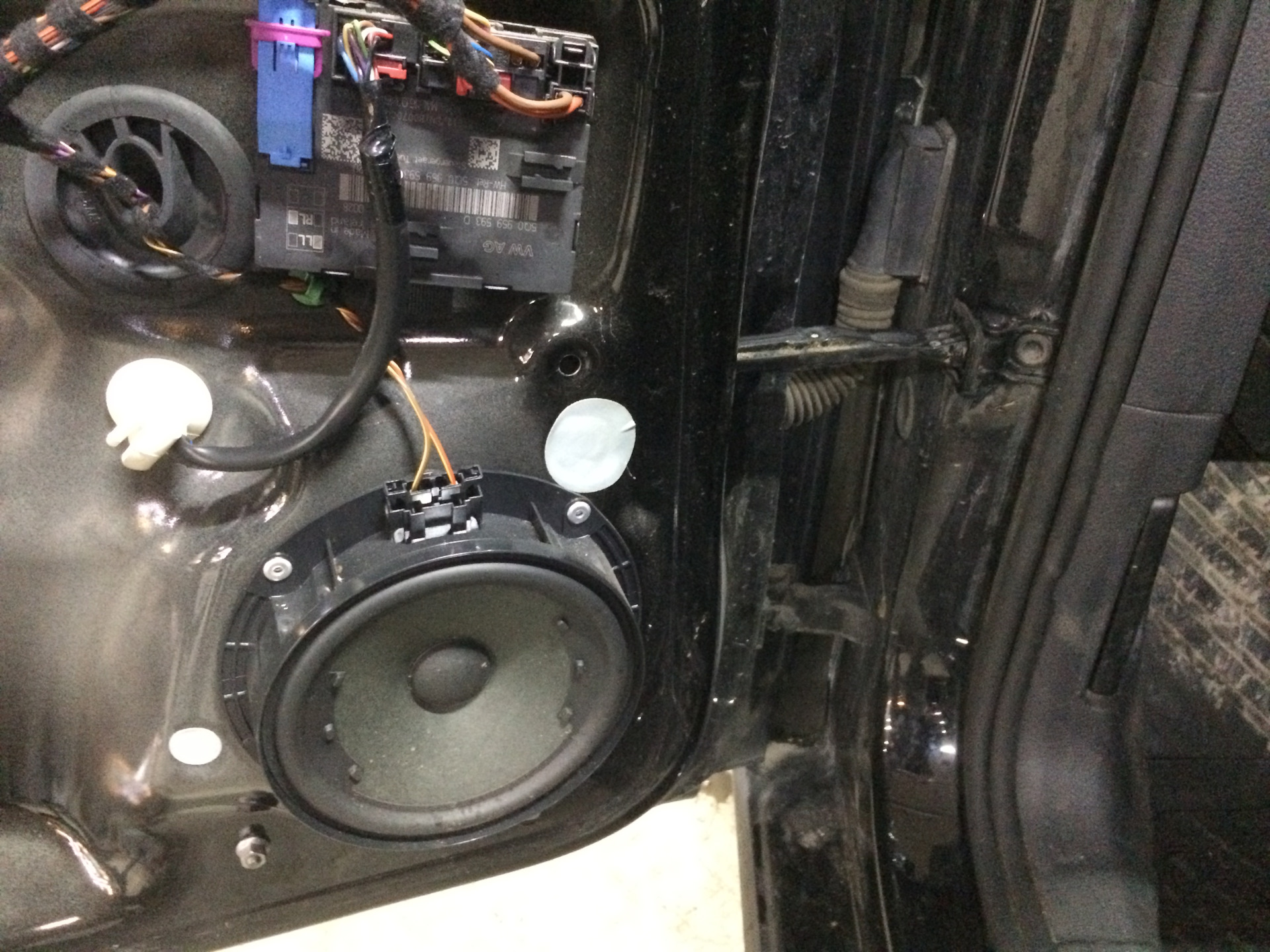 Ограничитель открывания передней двери — Volkswagen Golf Mk7, 1,6 л ...