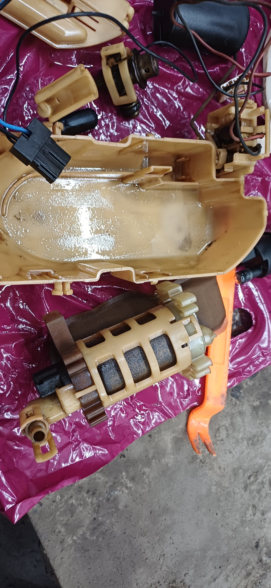 Замена топливного фильтра и насоса. — Honda Civic (7G), 1,5 л, 2000 ...