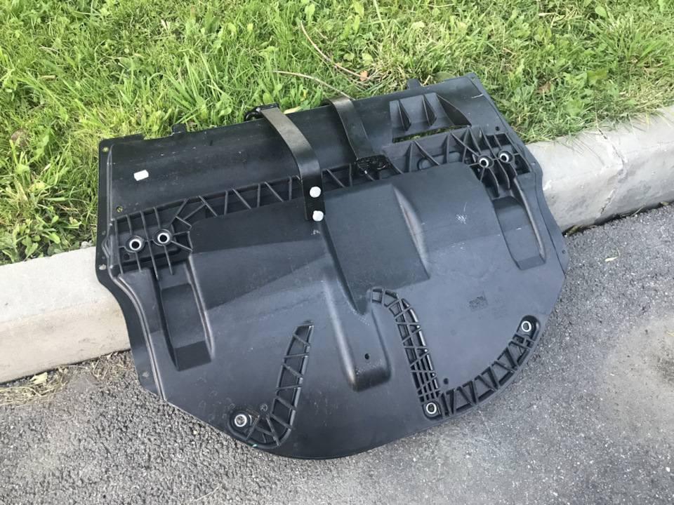 Оригинальная композитная защита картера VAG — Skoda Fabia Combi Mk2, 1 ...