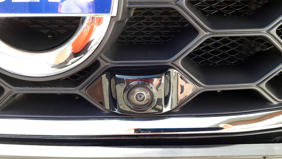 Передняя широкоугольная камера. — Volvo XC70 III, 2,4 л, 2013 года ...