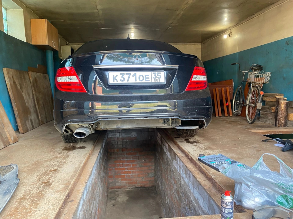 Оригинальный выхлоп от C300 — Mercedes-Benz C-Class (W204), 1,8 л, 2012 ...
