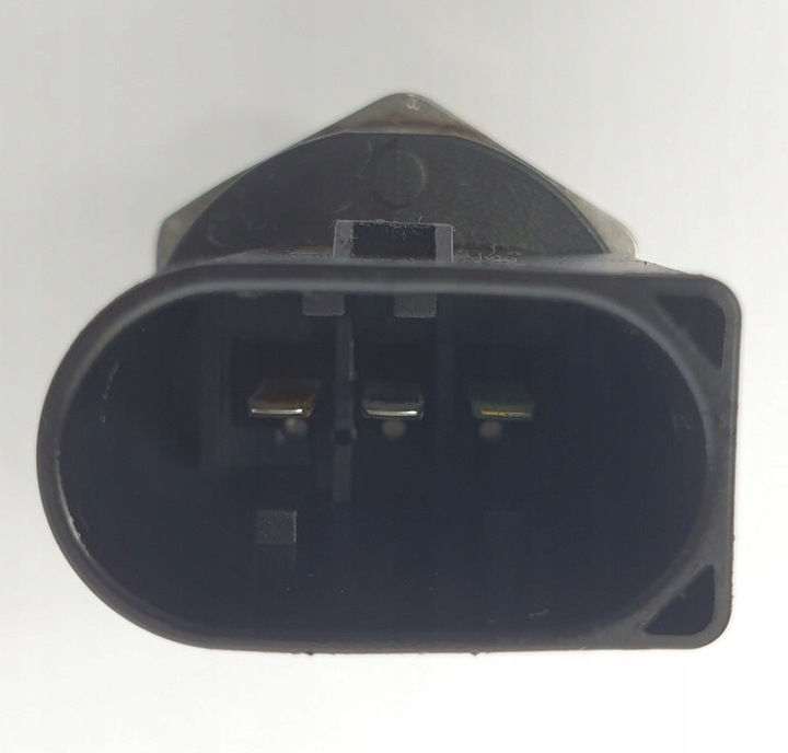 Разъем и пины в датчик давления топливной рейки, рампы Mercedes ...