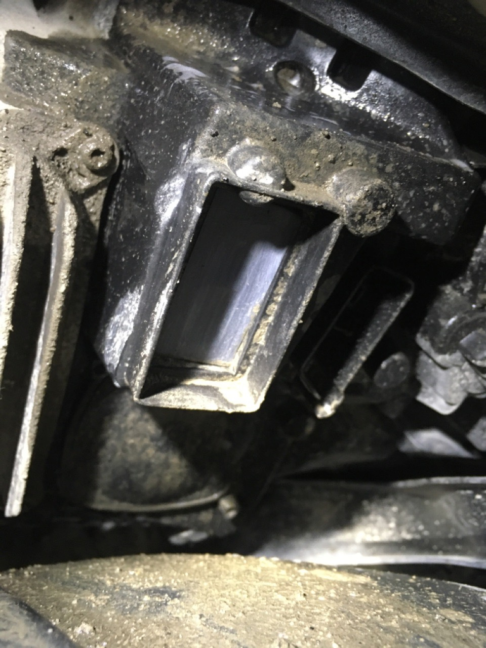 14. Обслуживание ручника, штатная грязезащита, чистка мембран фар ...