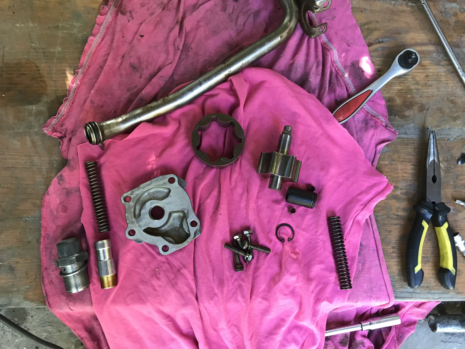 Пружинка масляного насоса/натяжителя цепи M52TU — BMW 3 series (E46), 2 ...