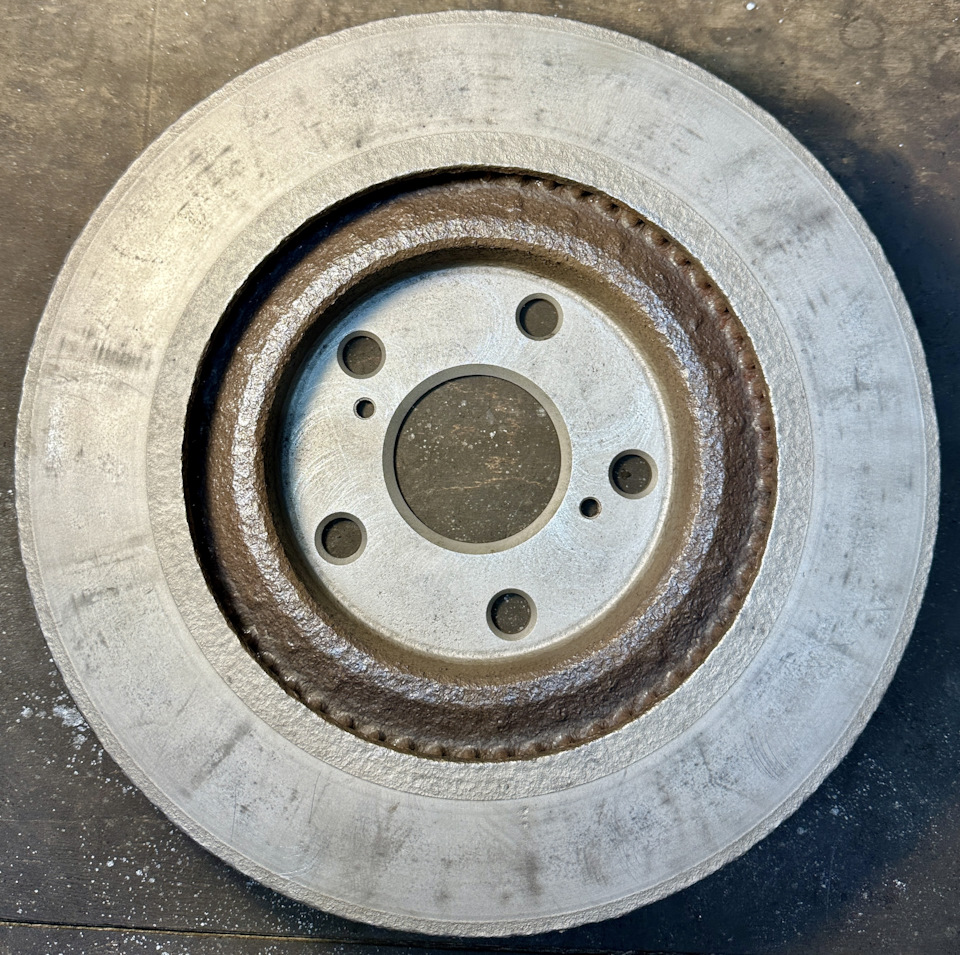 Обслуживание тормозной системы Ч.2 — Toyota Prius Plus, 1,8 л, 2014 ...