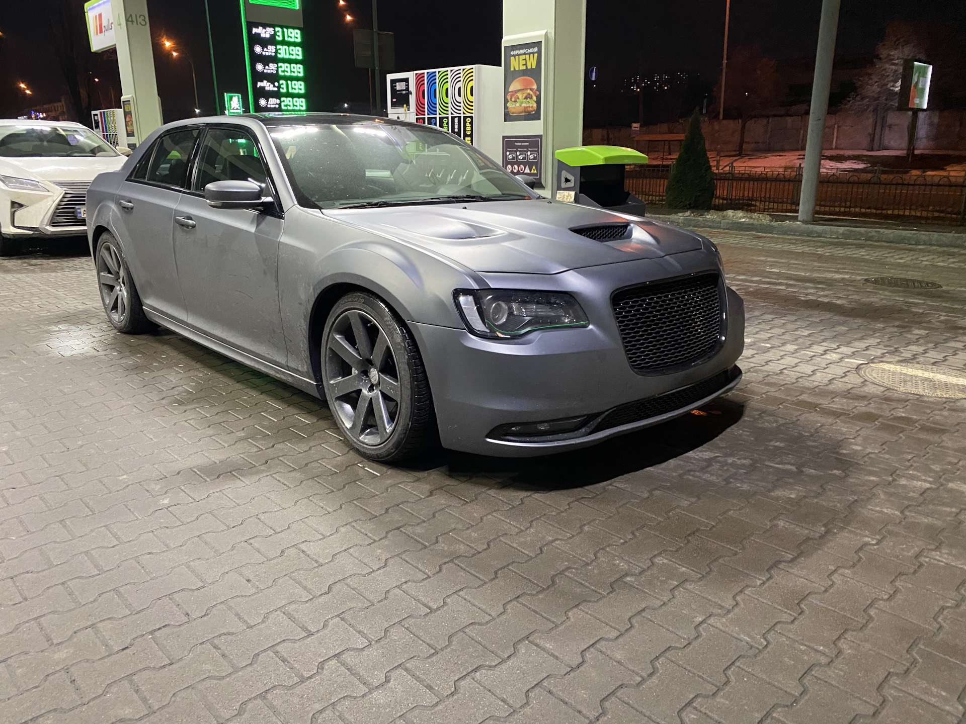 Первая заправка ! — Chrysler 300C SRT8 (2G), 6,4 л, 2013 года | заправка | DRIVE2
