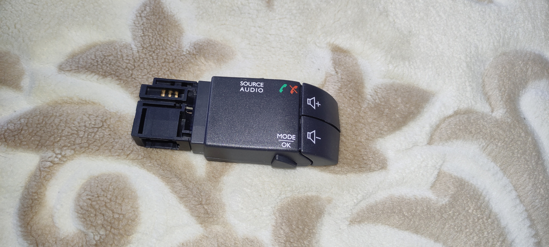 Подрулевой джойстик управления мультимедиа — Renault Sandero 2G, 1,6 л ...