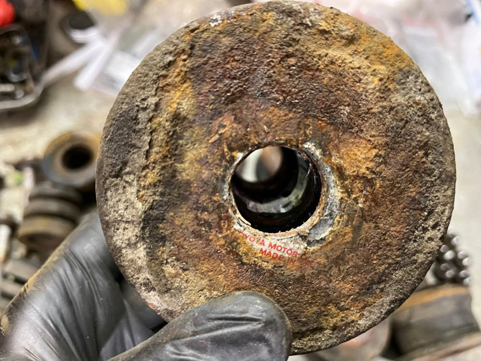 Замена подушек кузова — Toyota FJ Cruiser, 4 л, 2011 года | плановое ТО ...