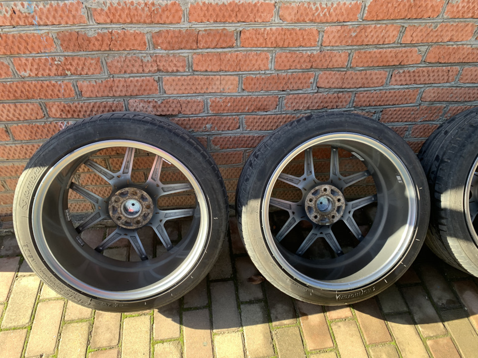 Шины летние Kormoran 235/40 R19, литые диски Коко 8,5Jx19 ET35 5x112 на ...