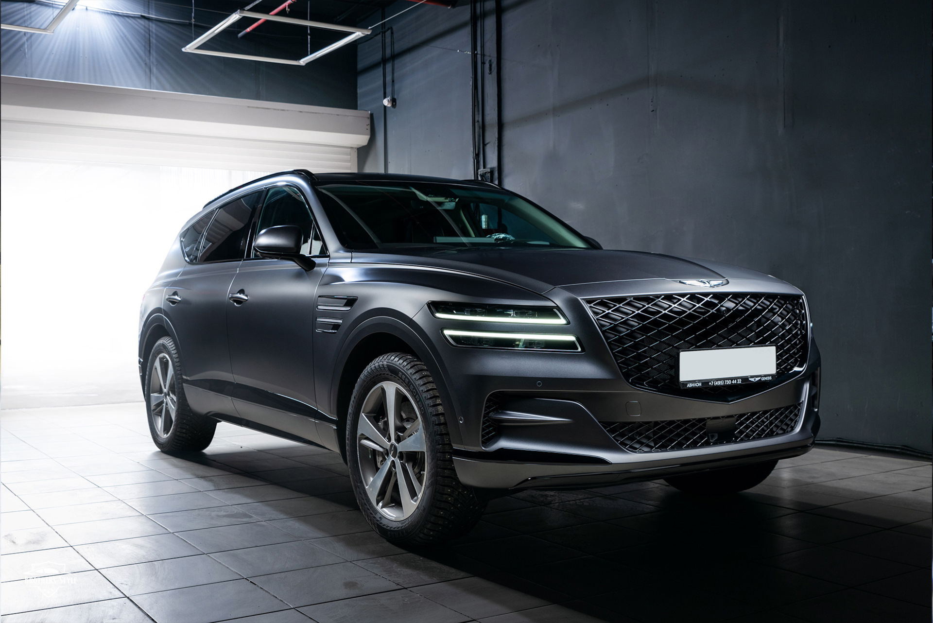 Оклейка Genesis GV80 матовой антигравийной плёнкой Llumar Matte ...