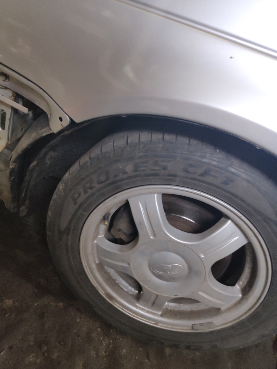 Подрезал подкрылки — Lada Приора седан, 1,6 л, 2007 года | стайлинг ...