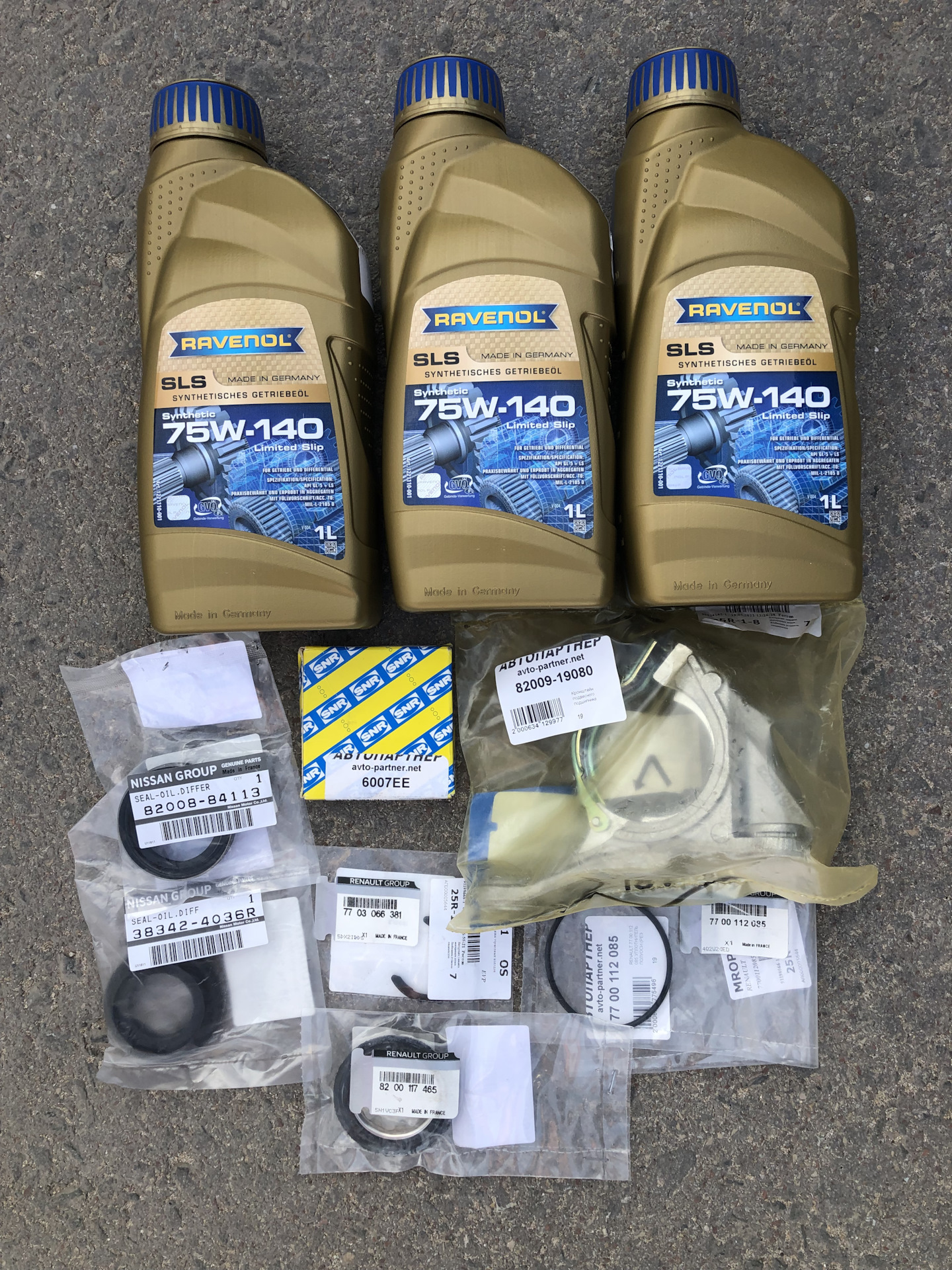 Замена подвесного кронштейна и подшипника, замена масло в КПП — Renault ...