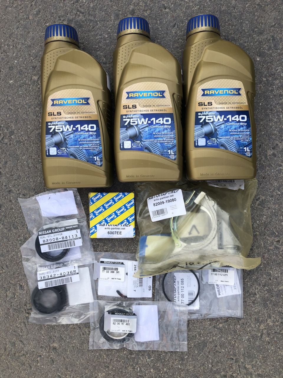 Замена подвесного кронштейна и подшипника, замена масло в КПП — Renault ...