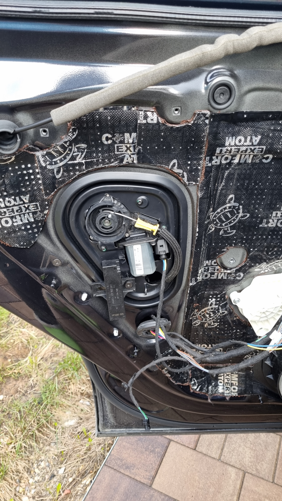 Оригинальные доводчики от Audi Q7 — Audi Q5 (2G), 2 л, 2020 года ...