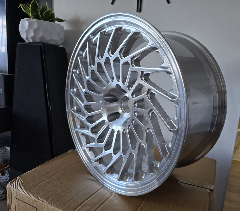 Кованные диски EngWheels D21 вариант 1 — Voyah Free, 1,5 л, 2023 года ...