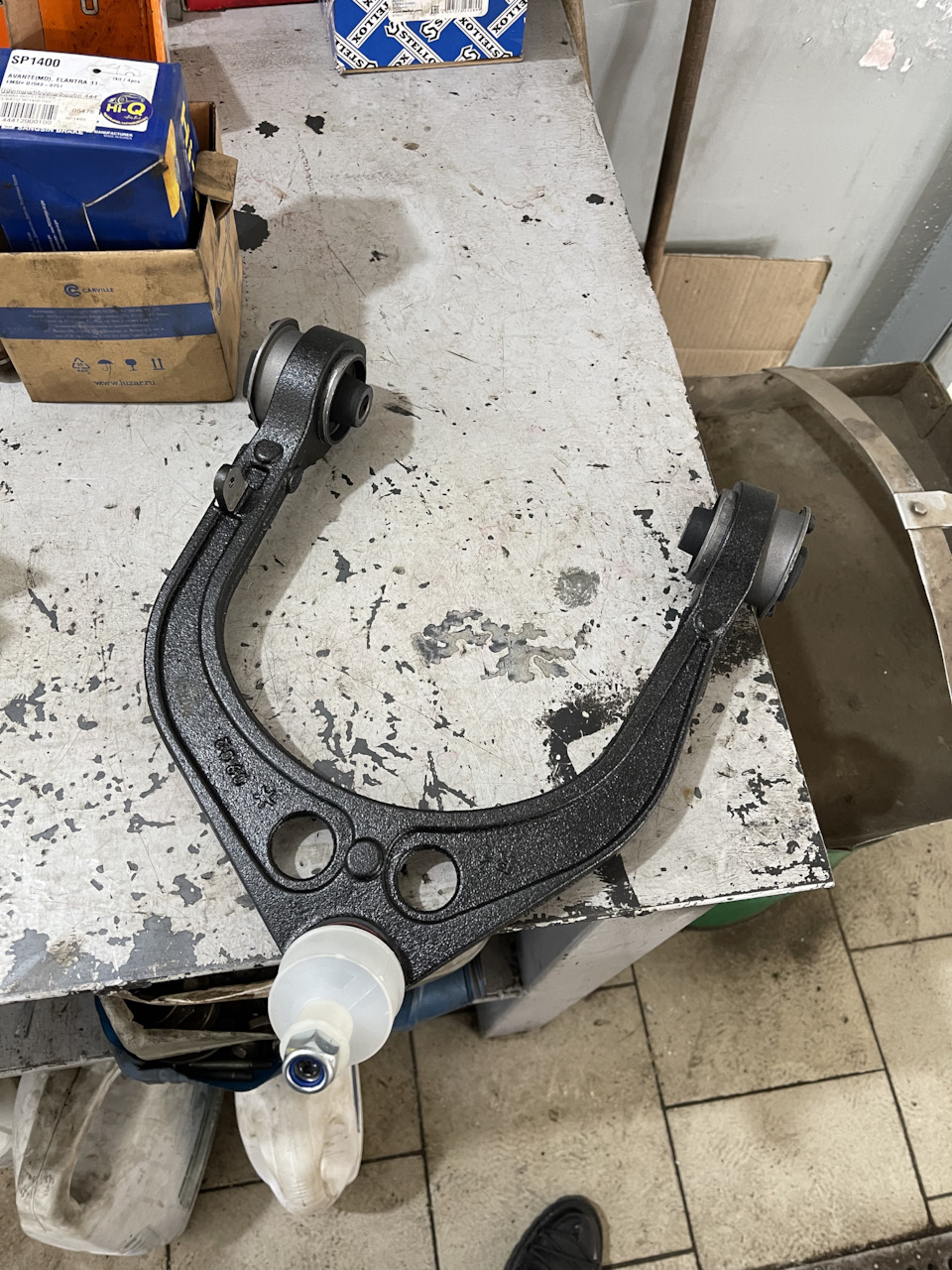 Замена Рычагов Саленблоков и датчика давления масла — Chrysler 300C (1G ...