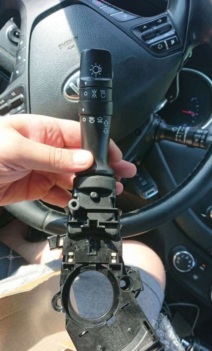 Пины и разъемы для подключения штатных ПТФ — Hyundai Solaris (1G), 1,6 ...