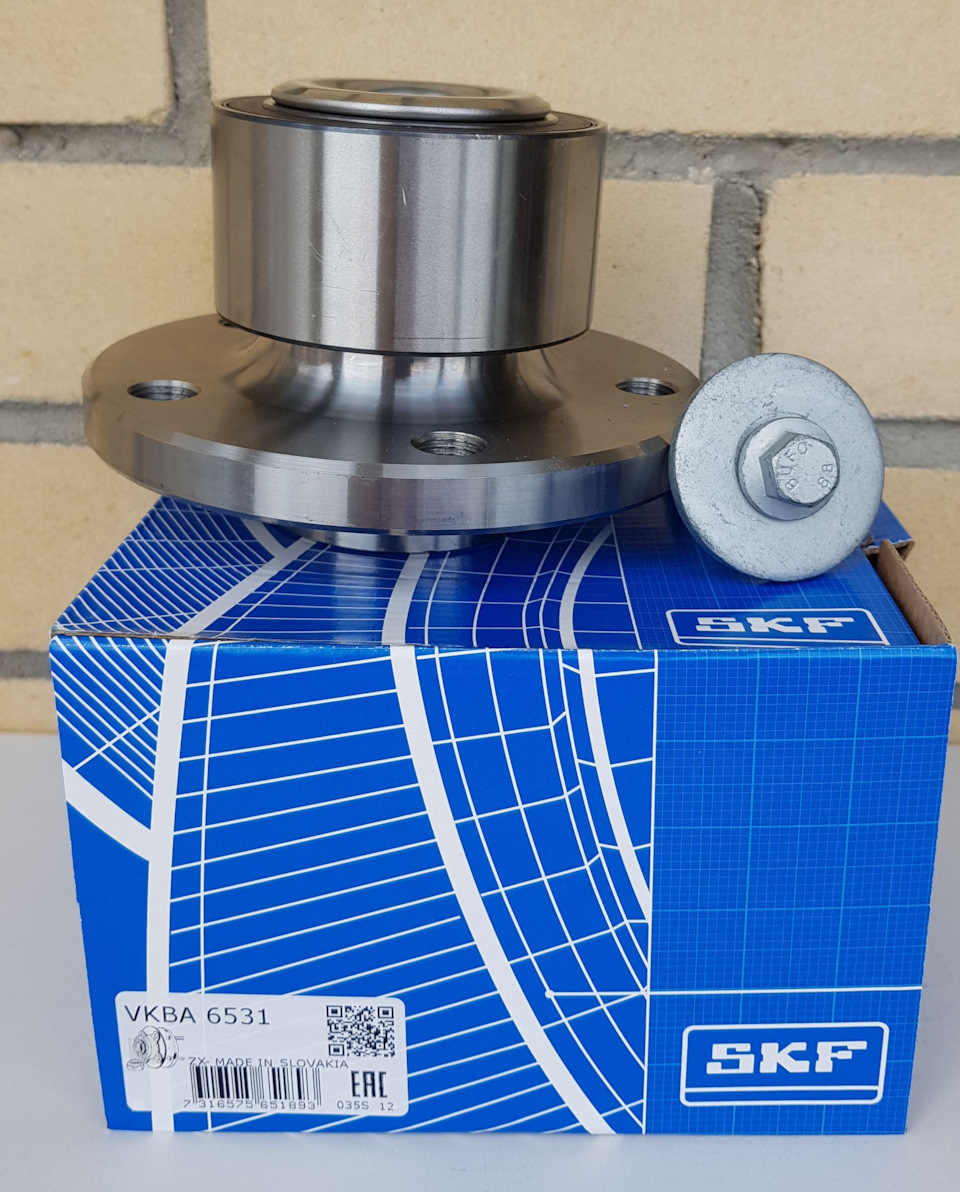 Замена передней ступицы колеса (SKF VKBA 6531) — Volvo XC70 III, 2,4 л ...