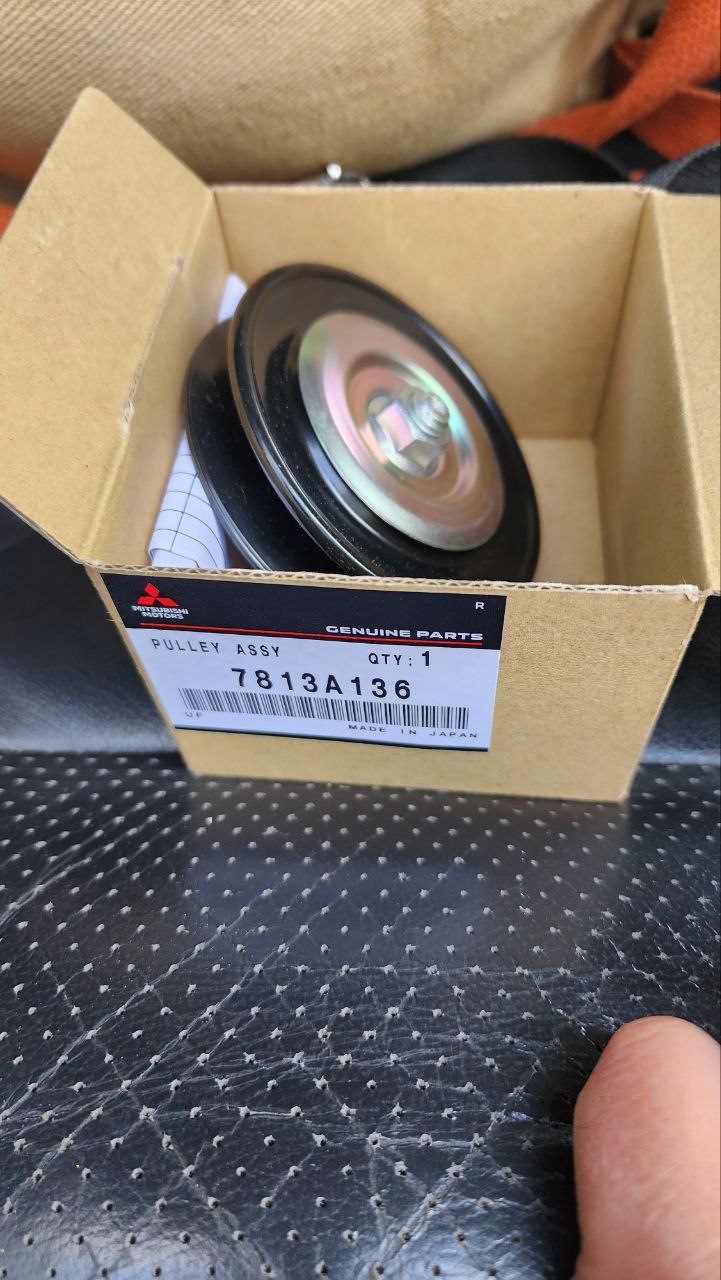 Ролик натяжителя кондиционера — Mitsubishi Pajero (4G), 3,2 л, 2008 ...